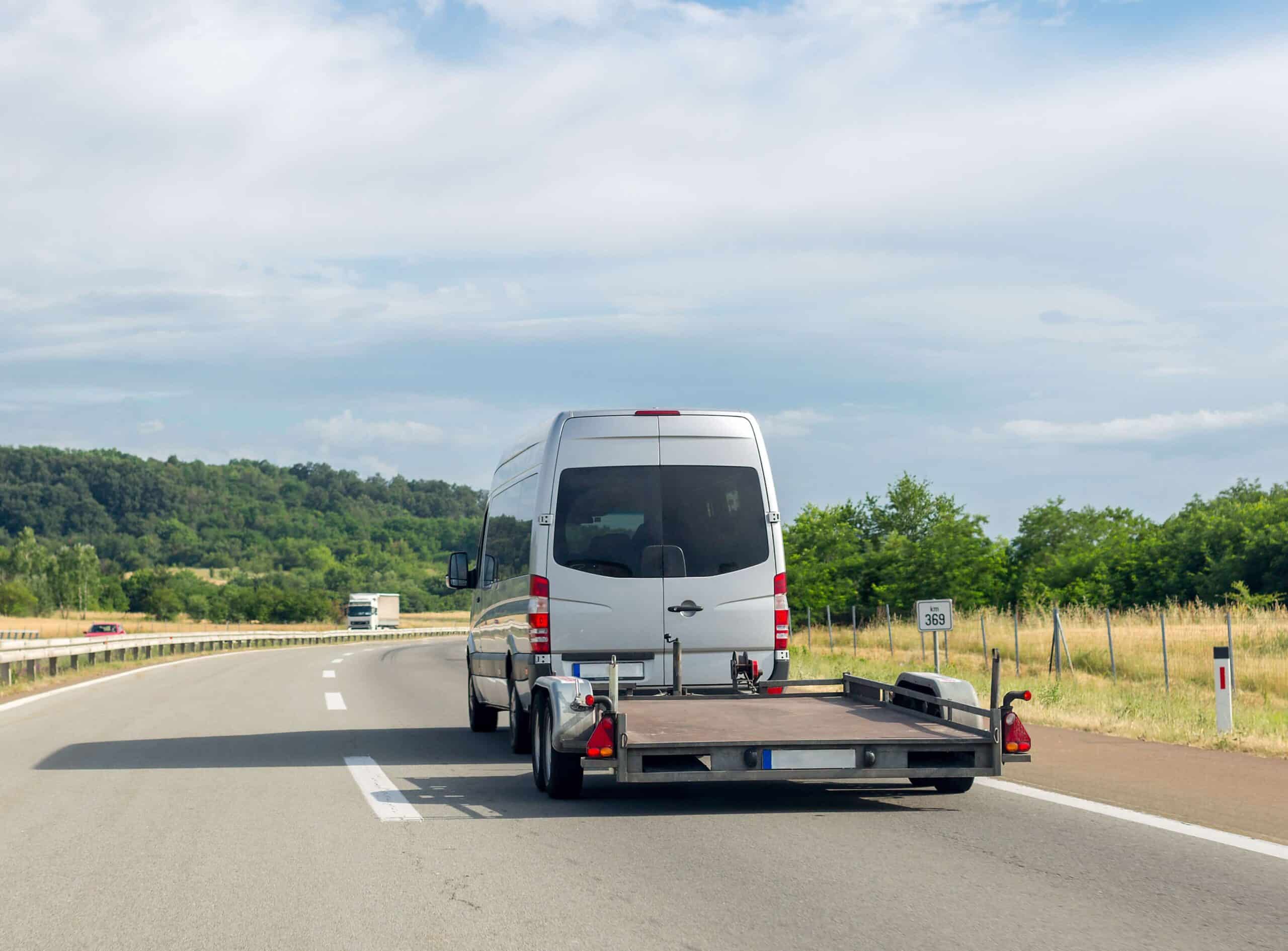 5 Ways To Tow A Trailer Safely In Your Bullet Proof Car - Armormax