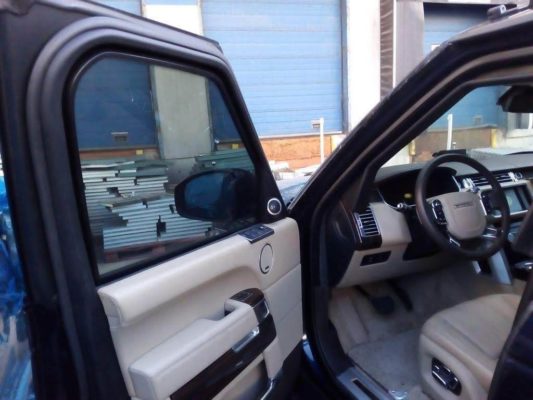 Can my armored car have operable windows?